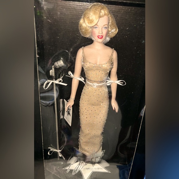 Franklin Mint | Other | Marilyn Monroe Doll | Poshmark